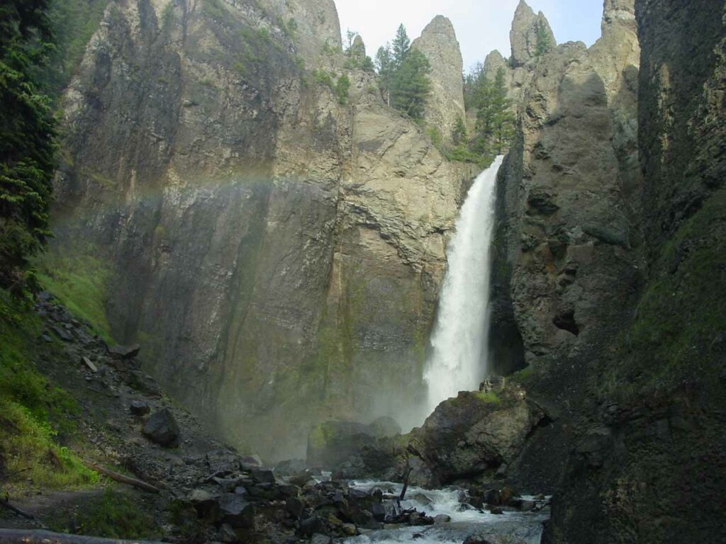 Tower Fall – Yellowstone’s Classic Waterfall - MycampingVacationSites.com