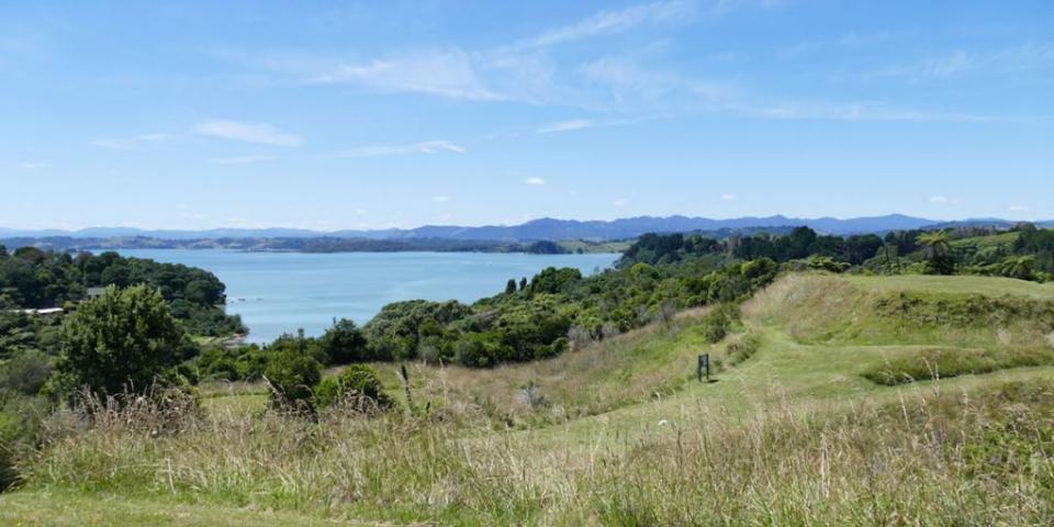 🌊 Coastal Pā Sites – New Zealand: Explore Māori Fortifications ...